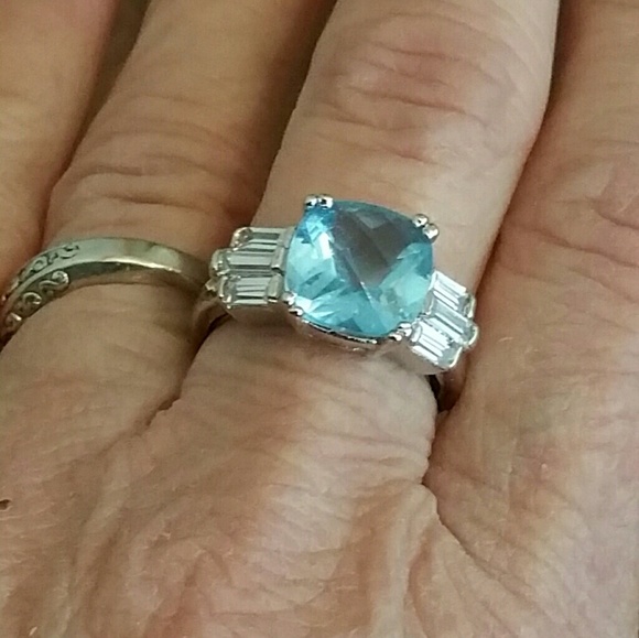 Avon | Jewelry | Avon Rare Fashion Ring Size 7 | Poshmark